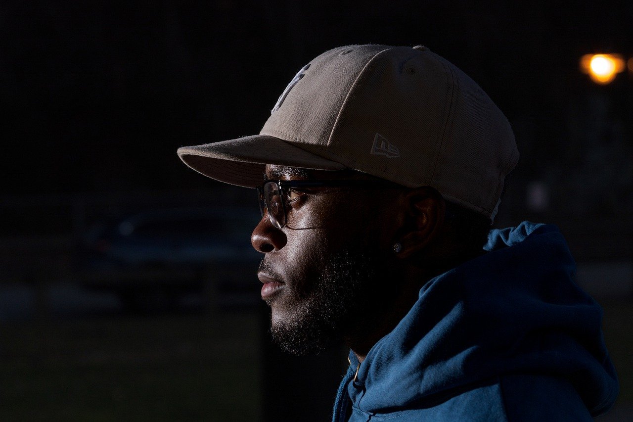 11 Portrait Background Ideas: Find the Perfect Backdrop for Any Mood!